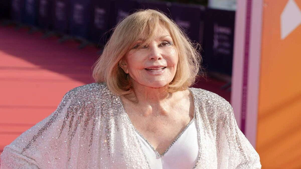 Kim Novak Bio, Age, Height, Husband, Movies, Net Worth - IconicBios